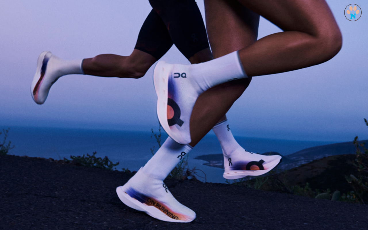 On Cloudboom Strike LS โชว์ LightSpray เบา 30g